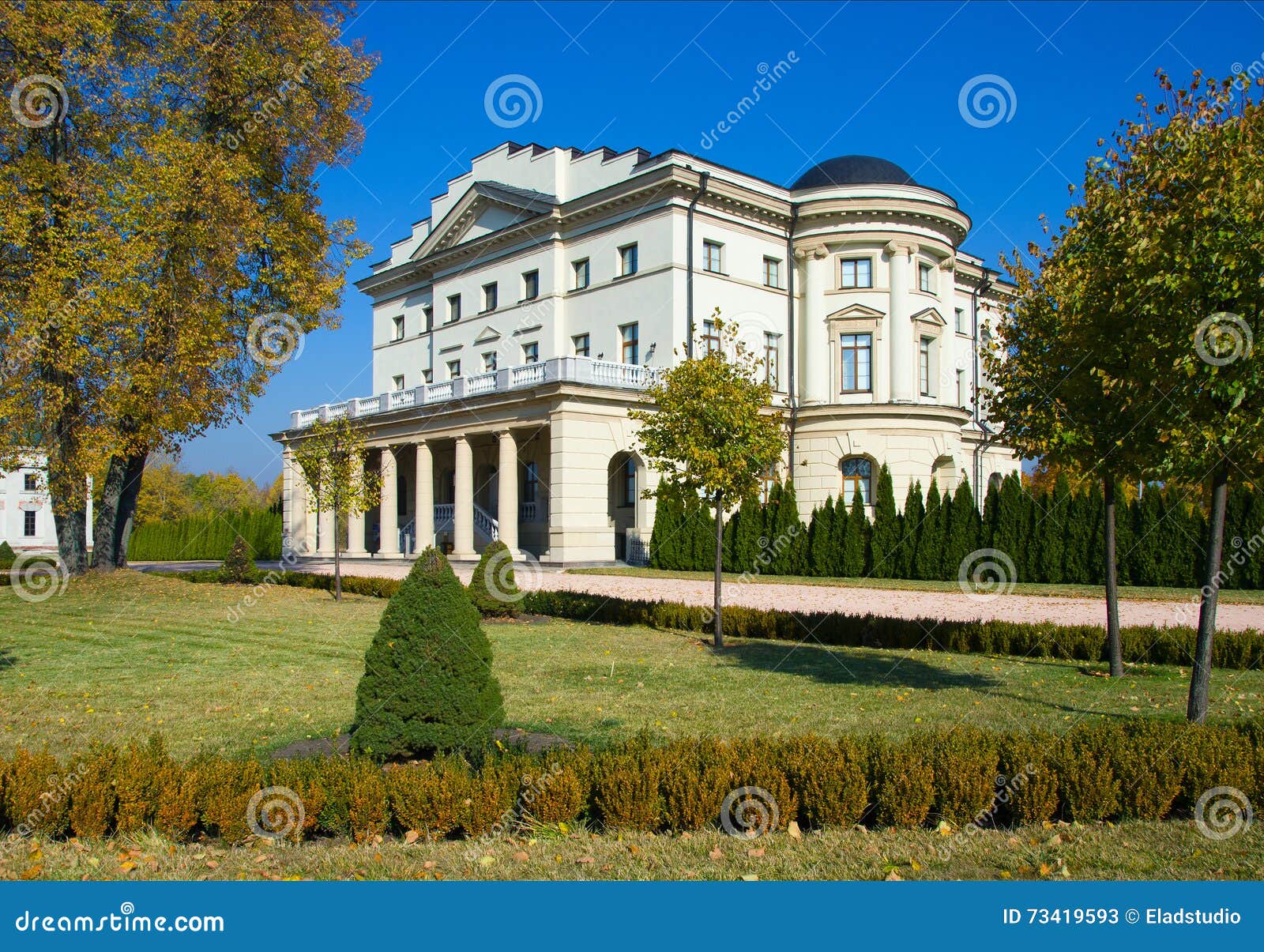 Palacio De Razumovsky En Baturin, Ucrania Imagen de archivo - Imagen de ...