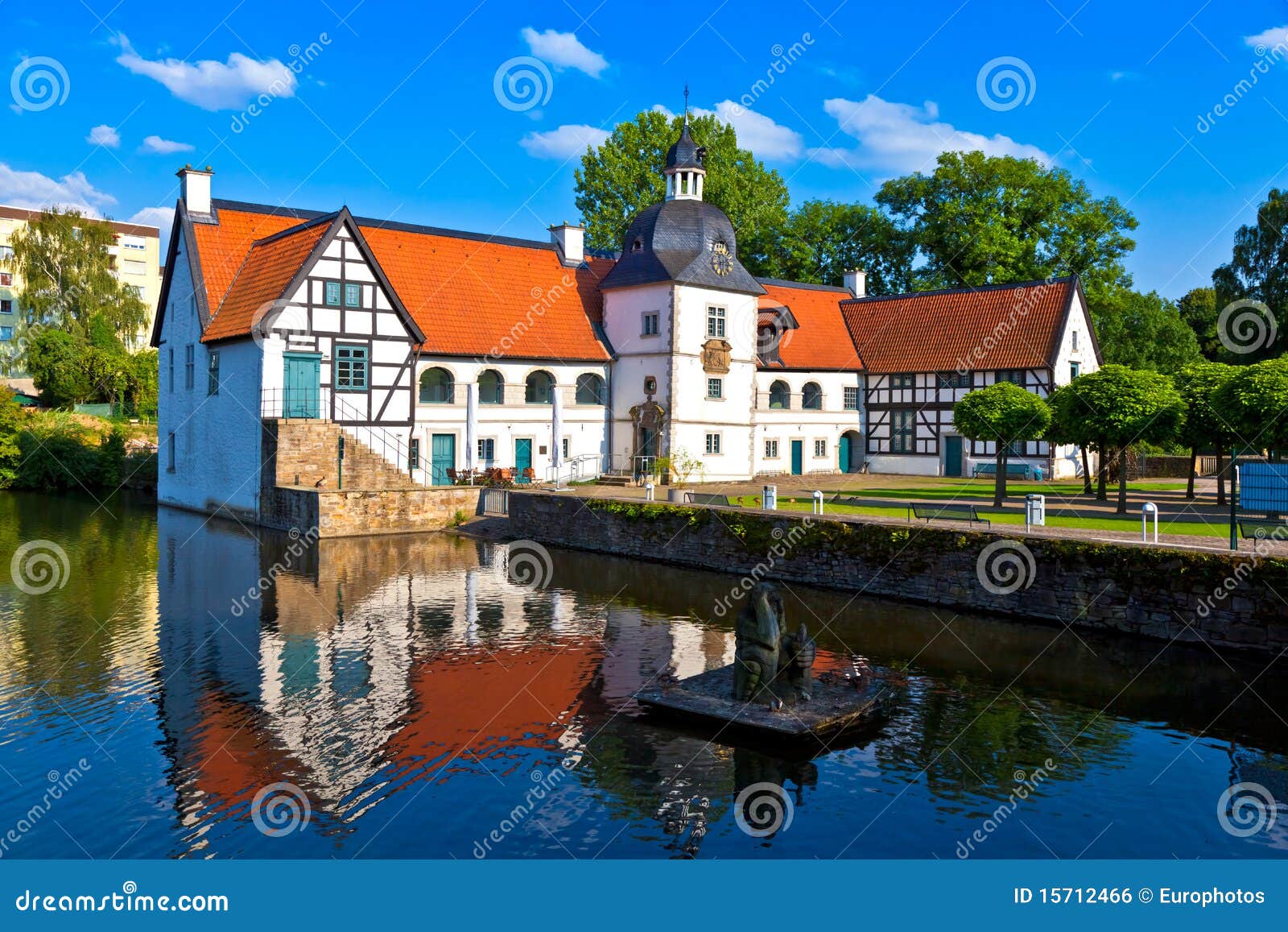 Palacio De Rodenberg, Dortmund Foto de archivo - Imagen de agua, rhino ...