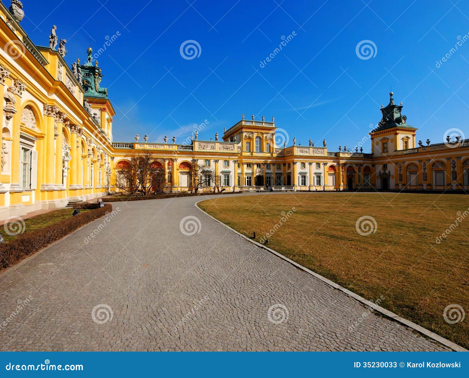 Palacio De Wilanow En Varsovia Imagen de archivo - Imagen de flor ...