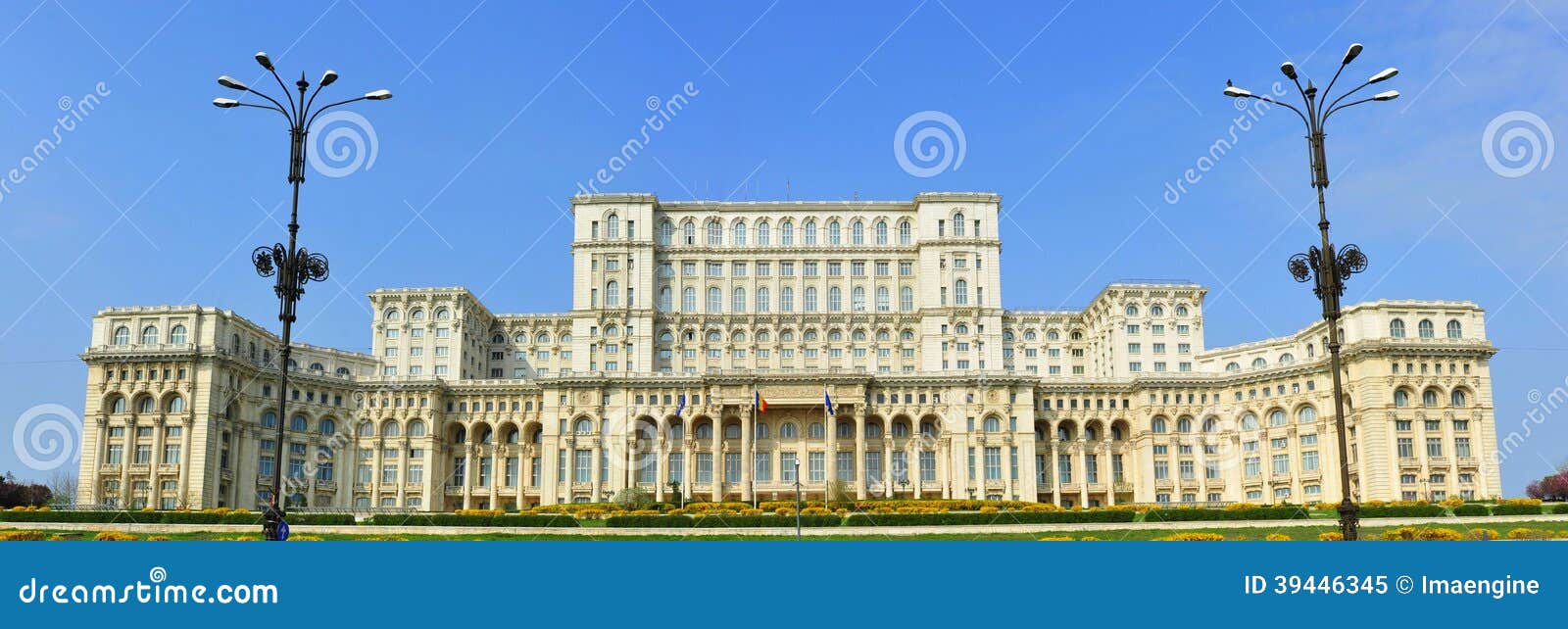 Palacio Del Parlamento, Bucarest Rumania Imagen de archivo - Imagen de ...