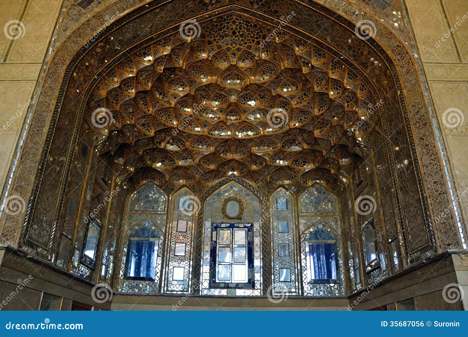 Palais de Chehel Sotun photo stock. Image du pavillon - 35687056