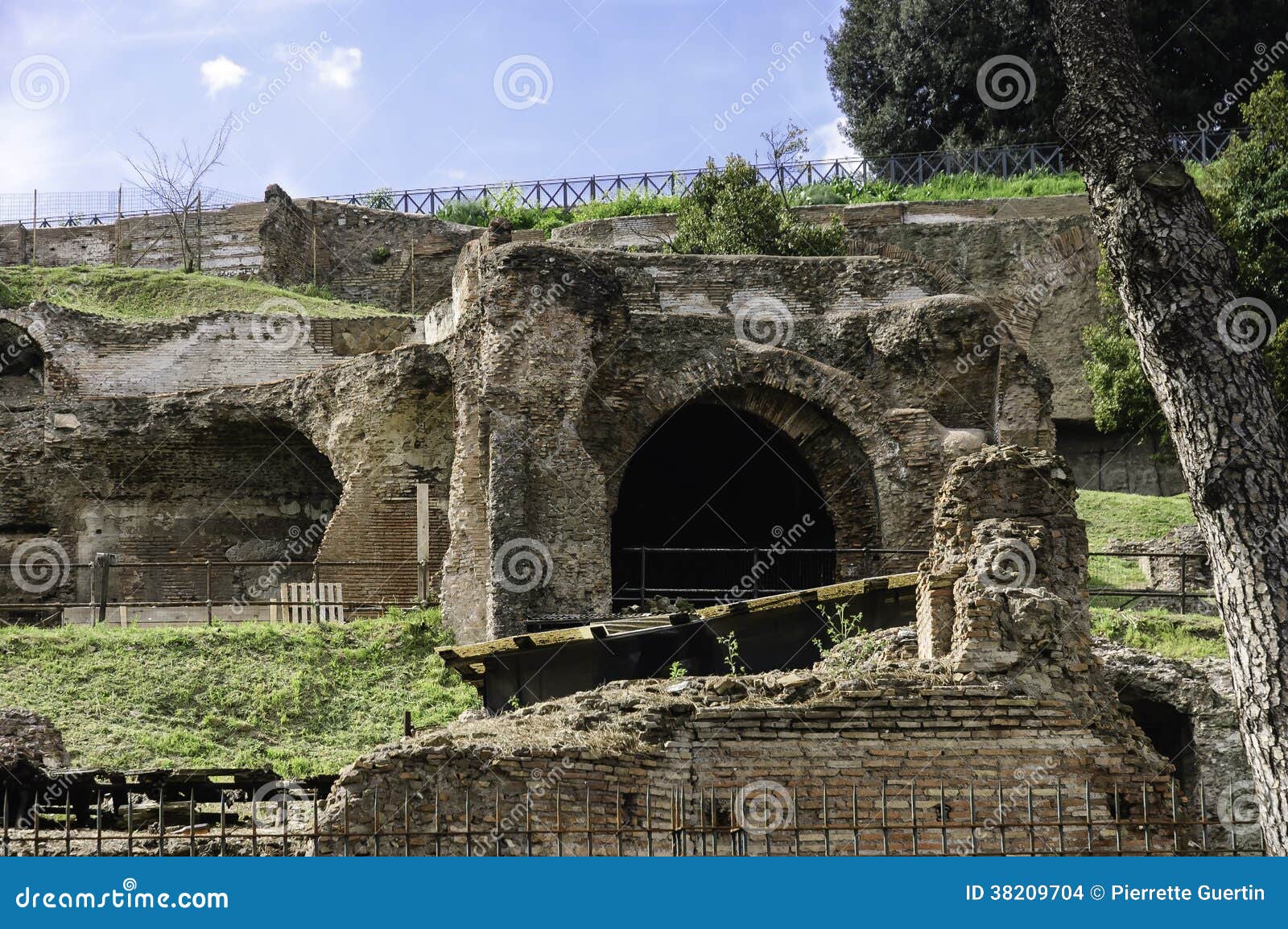 Palatino Hill Remains, Rome Stock Photo - Image of domus, ruins: 38209704