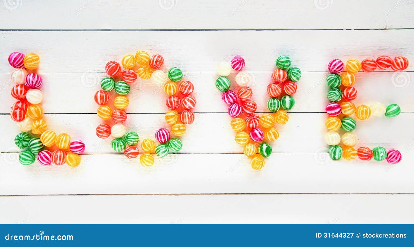 A Palavra Do Amor Escrita Com Doces Doces Imagem de Stock - Imagem de ...