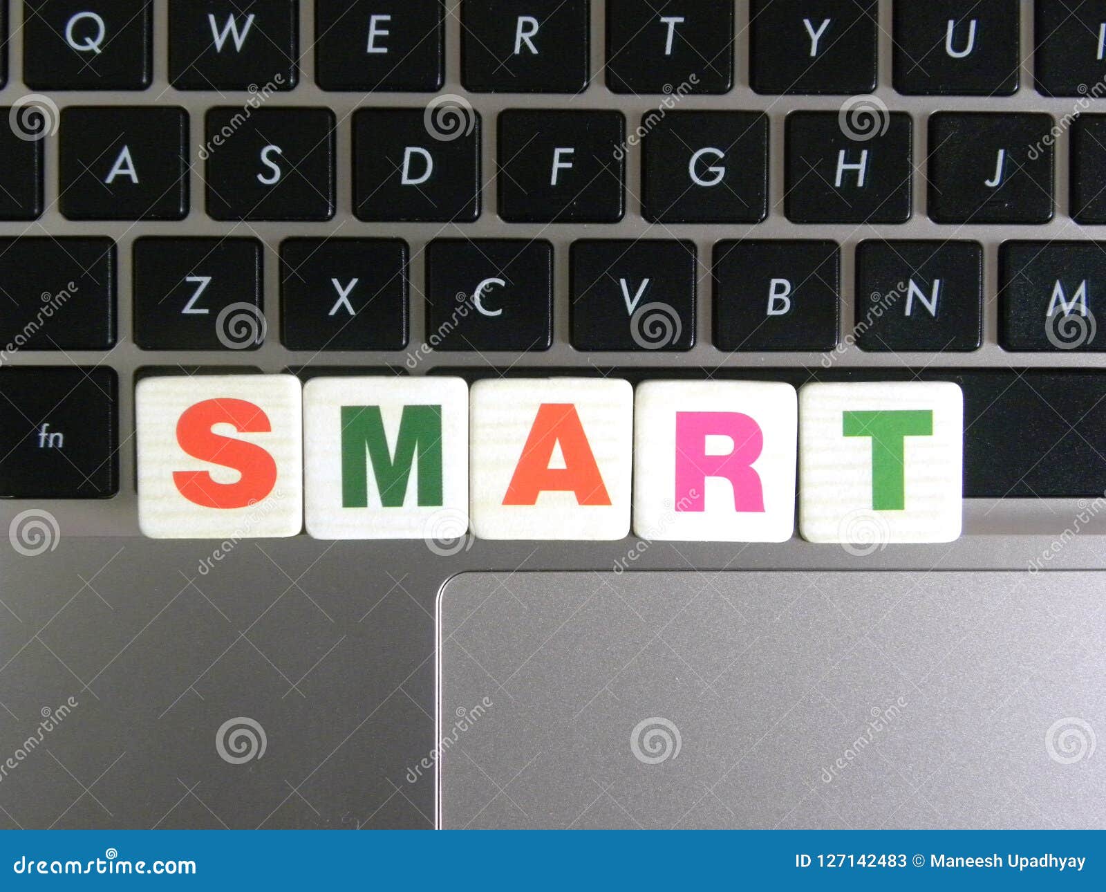Palavra Smart No Fundo Do Teclado Imagem de Stock - Imagem de backdrop ...