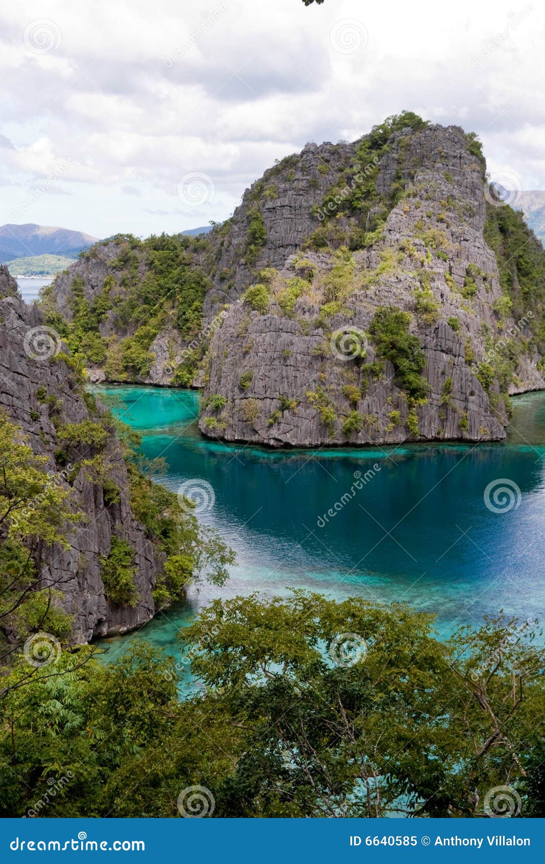 Palawan lagoon 1 stock image. Image of calm, blue, park - 6640585