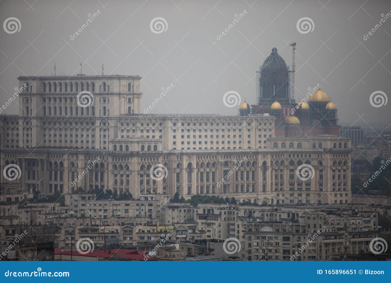 Palazzo Del Parlamento Rumeno a Bucarest, Romania Immagine Stock ...