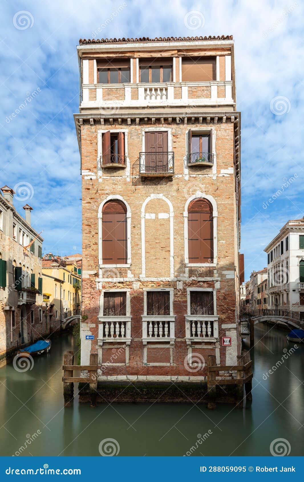 Palazzo Tetta in Venice stock image. Image of wood, historic - 288059095