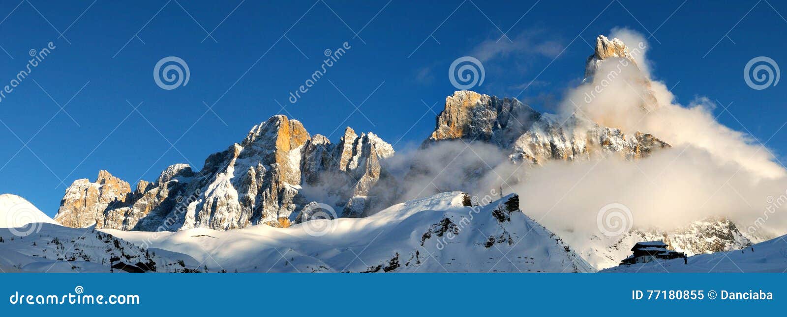 Pale Di San Martino in Dolomia Immagine Stock - Immagine di paesaggio ...