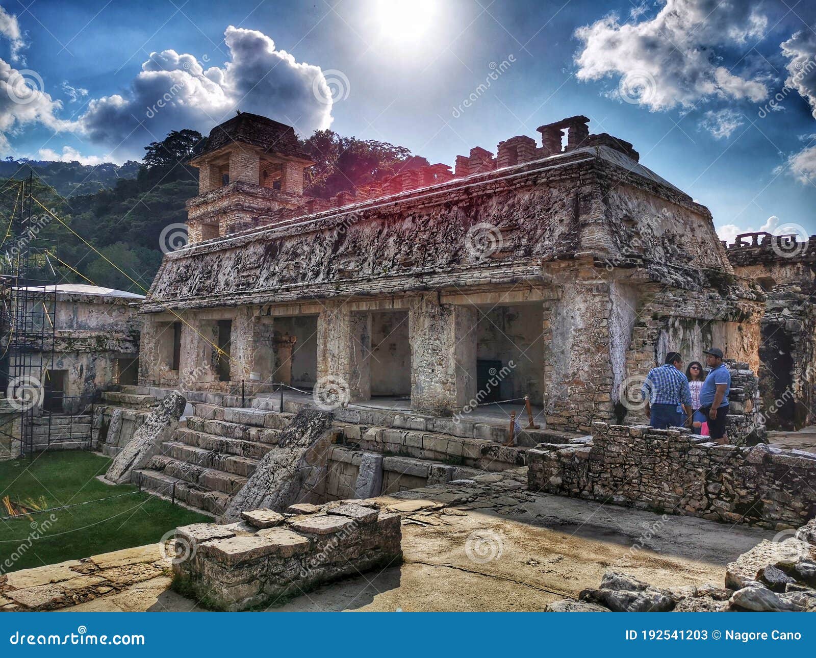 Palenque Temple Building. Chiapas, Mexico Editorial Stock Photo - Image ...