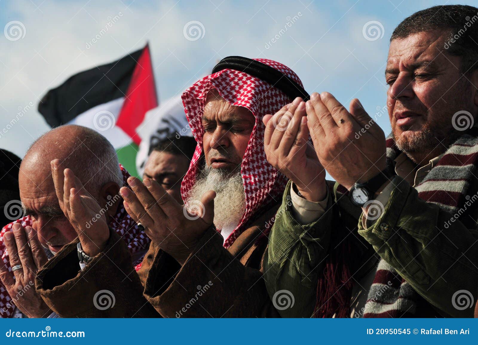 Palestinian People Praying editorial image. Image of palestine - 20950545