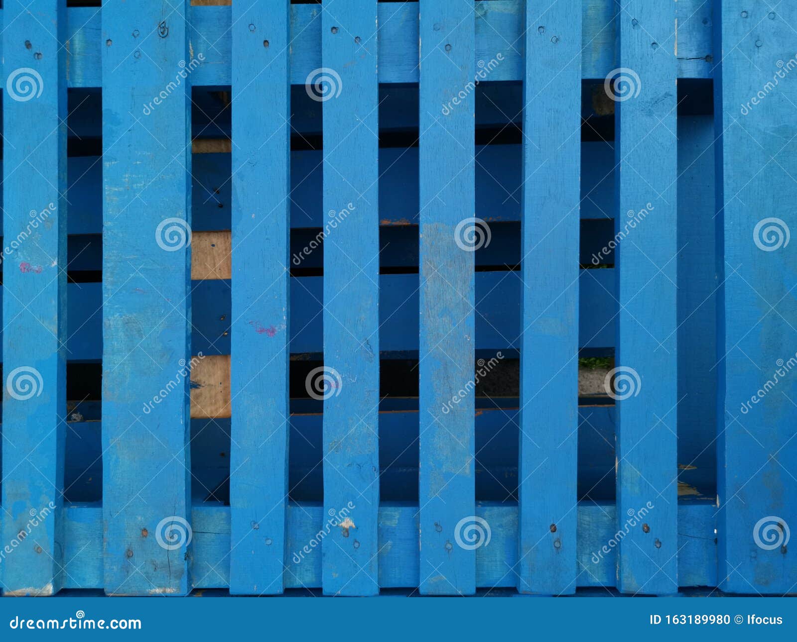 Palet De Madera Azul, Fondo Aislado Foto de archivo - Imagen de colores ...