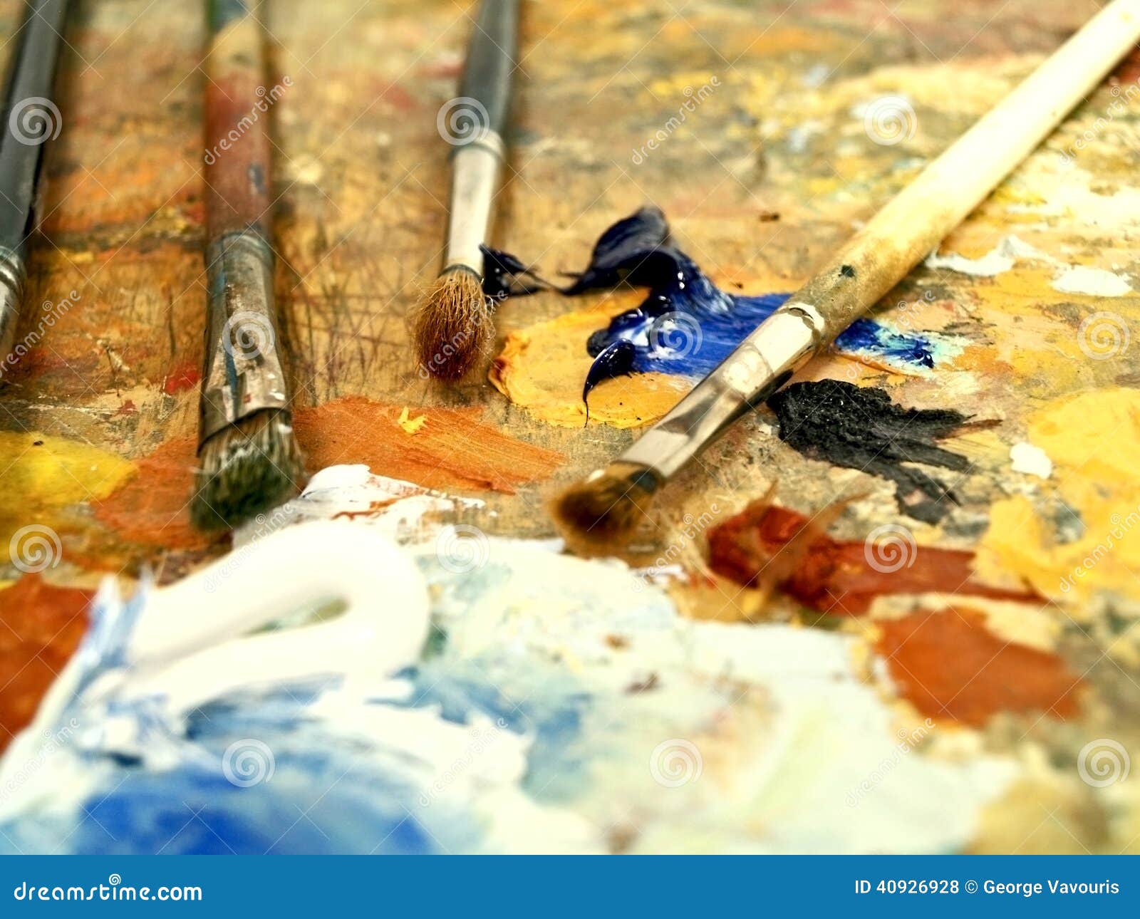 Paleta De Madera Con Colores Foto de archivo - Imagen de aprendizaje ...