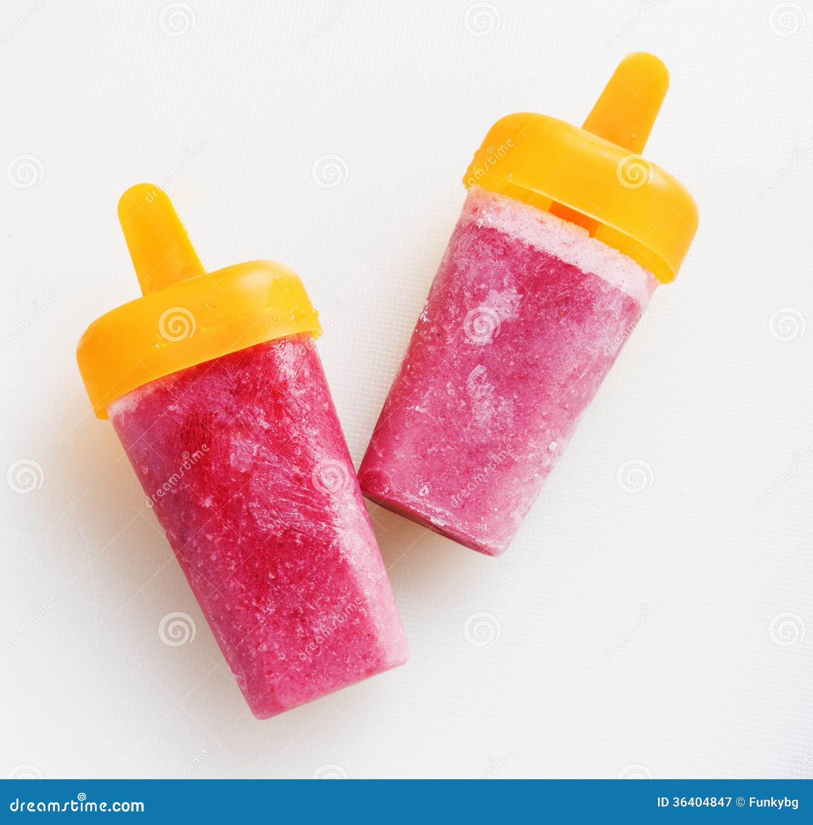 Palillo Del Helado De Fresa Imagen de archivo - Imagen de crema ...