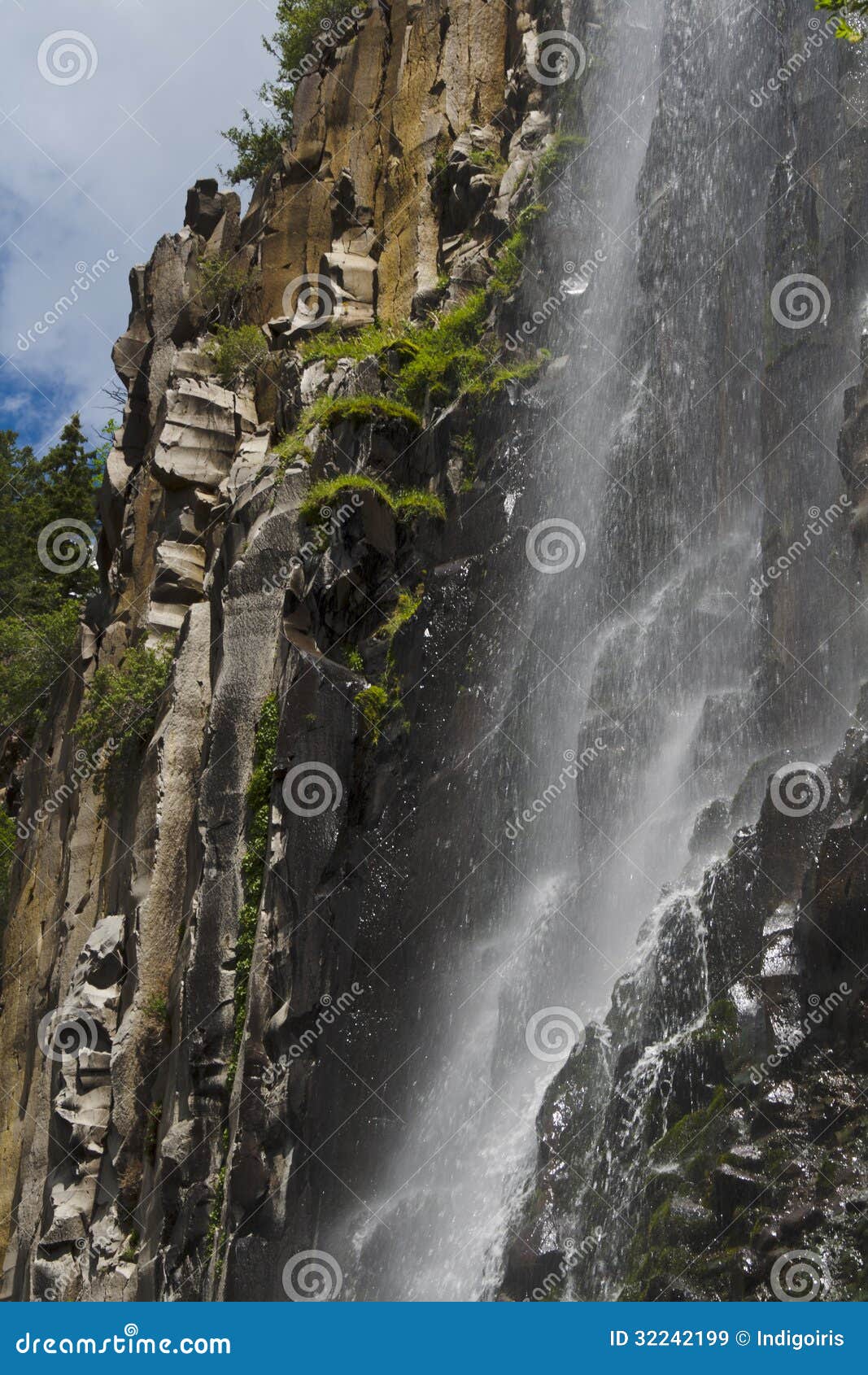 Palisade Columns stock image. Image of flowing, falls - 32242199