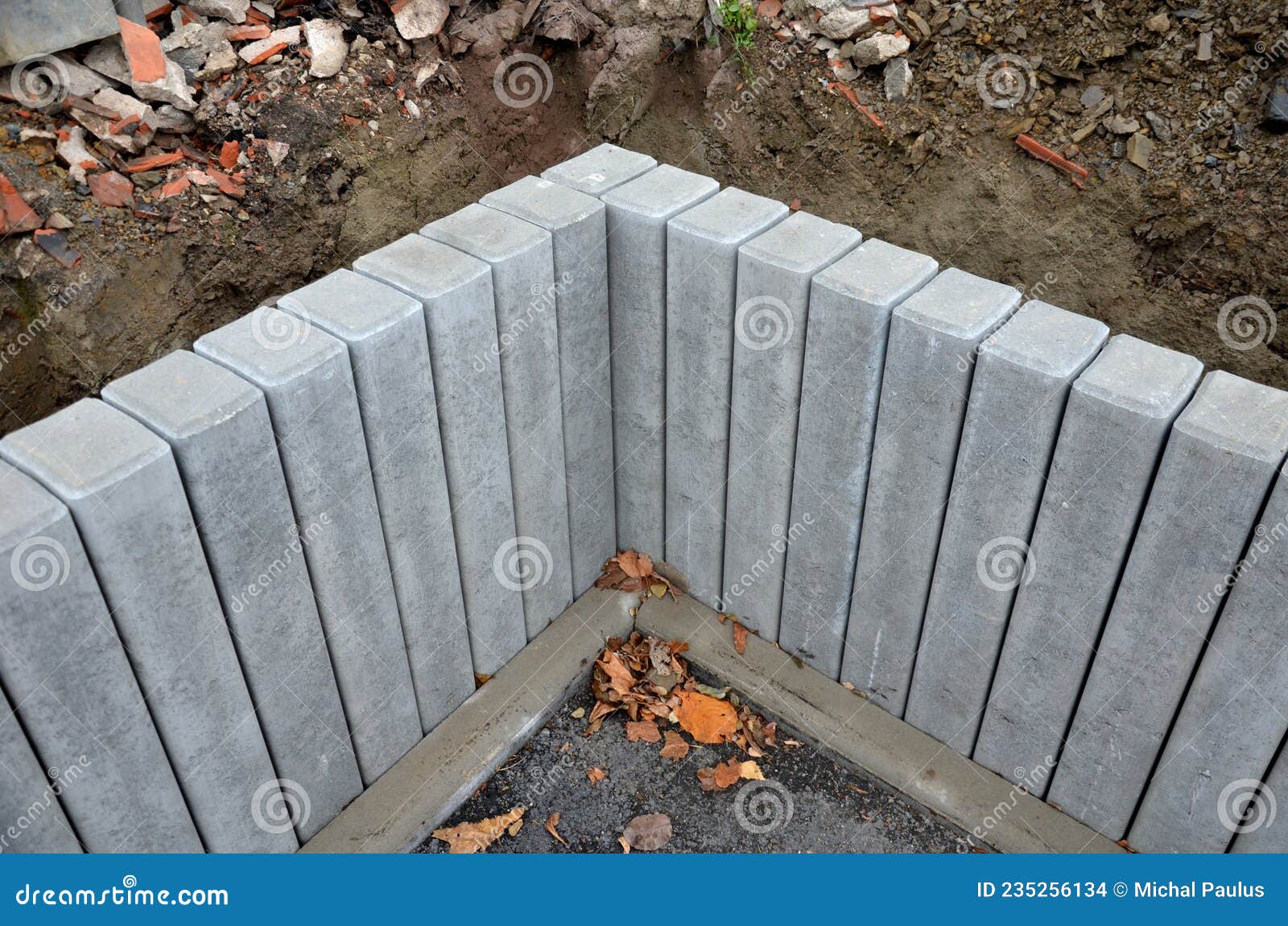 Palisades Made of Square-profile Concrete with Sloping Staircase Arches ...