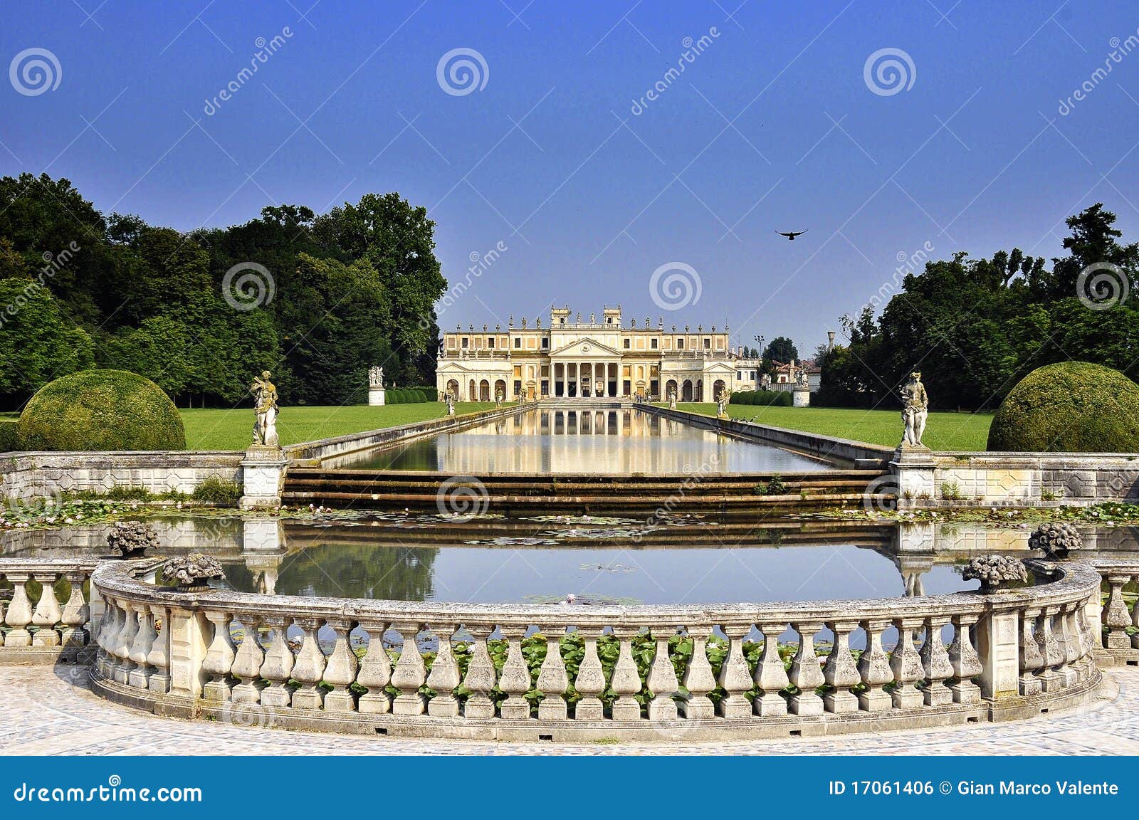 Palladian Villa Royalty-Free Stock Image | CartoonDealer.com #17061406