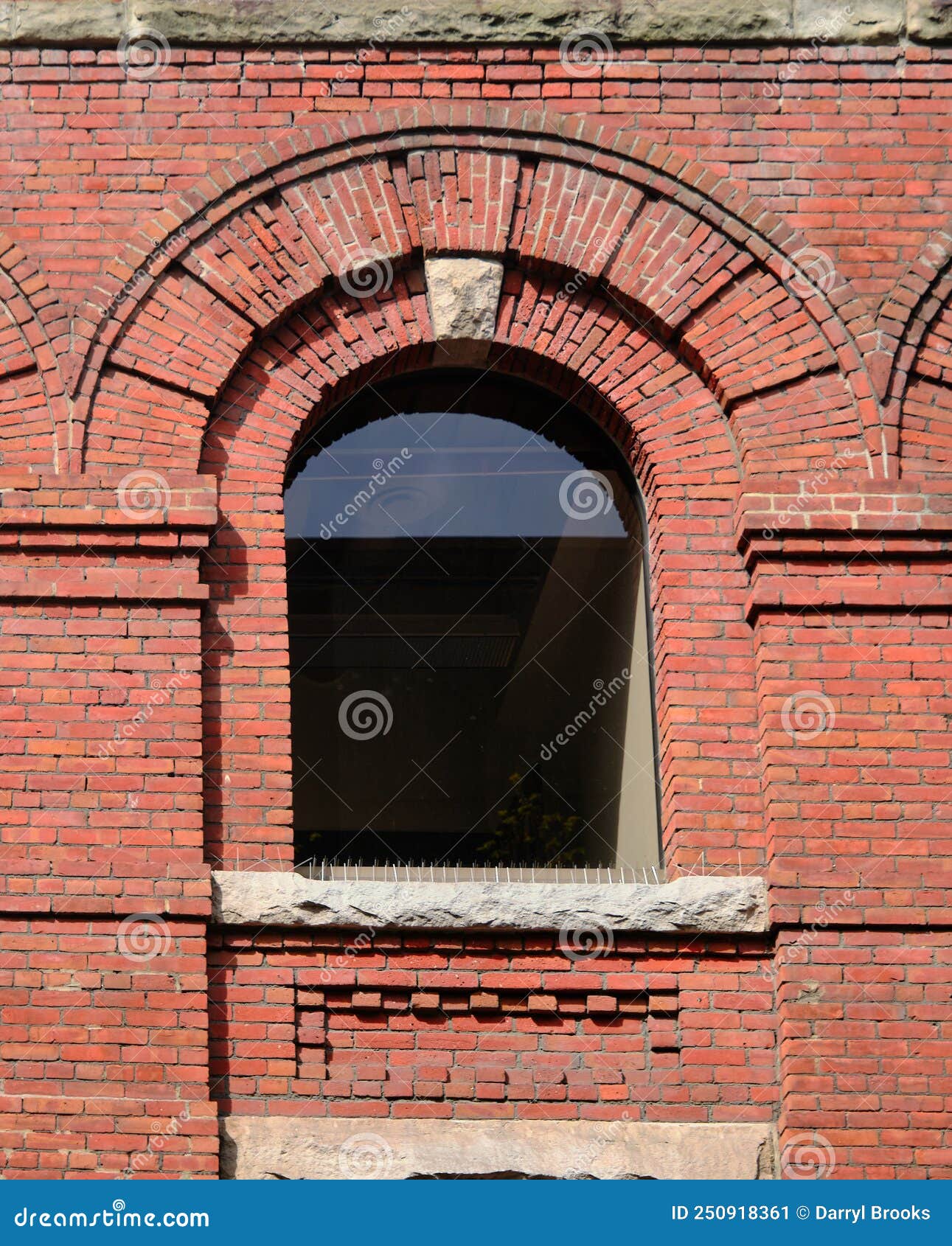 Palladium Window in Old Brick Stock Image - Image of archstone, brick ...
