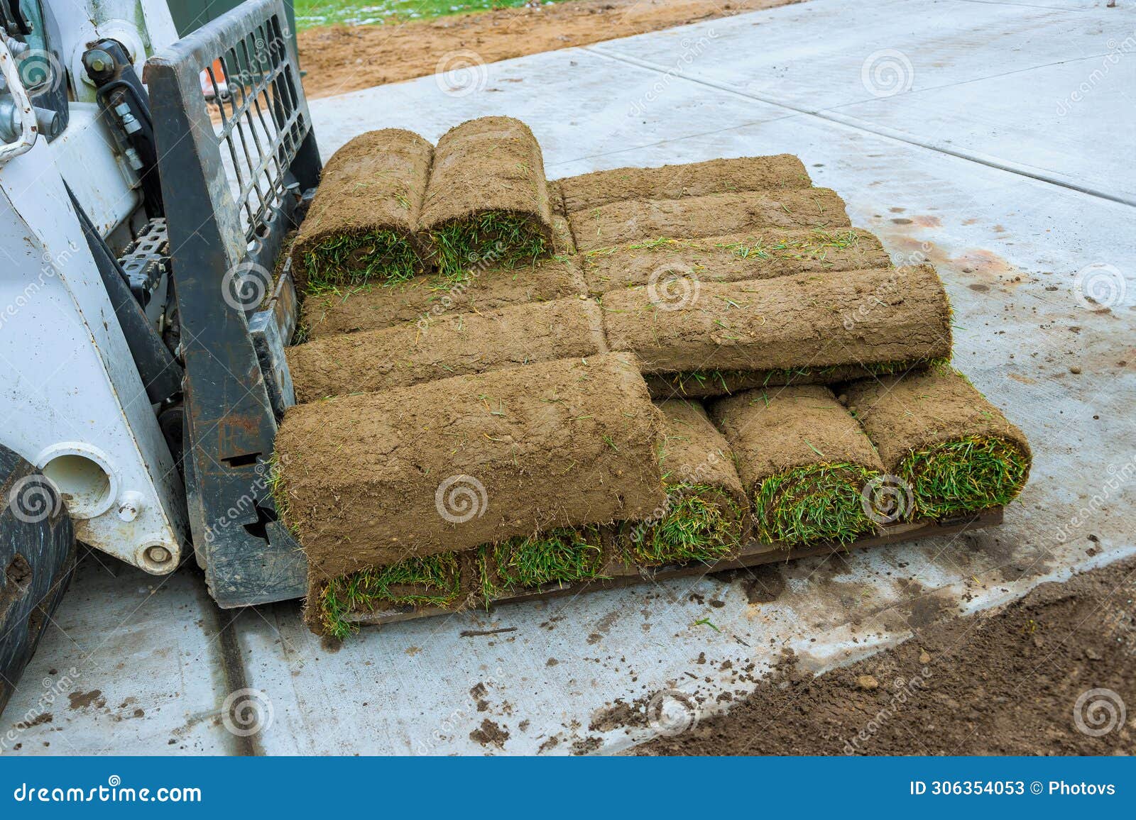 Pallet with Stack of Turf Grass Rolls Fresh Grass Rolls Stacked To ...
