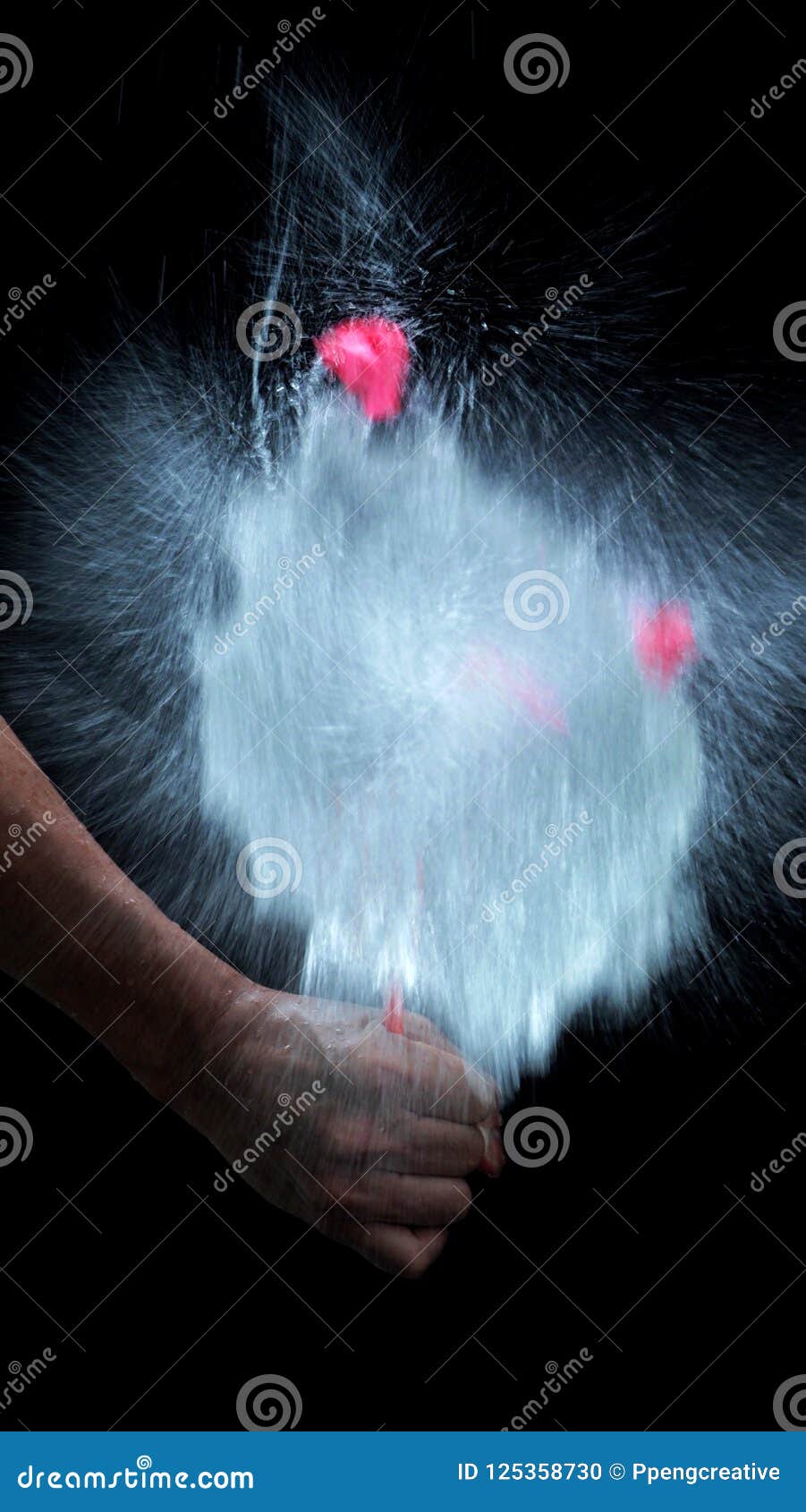 Pallone Di Acqua Che Esplode O Che Spruzza Fotografia Stock - Immagine ...