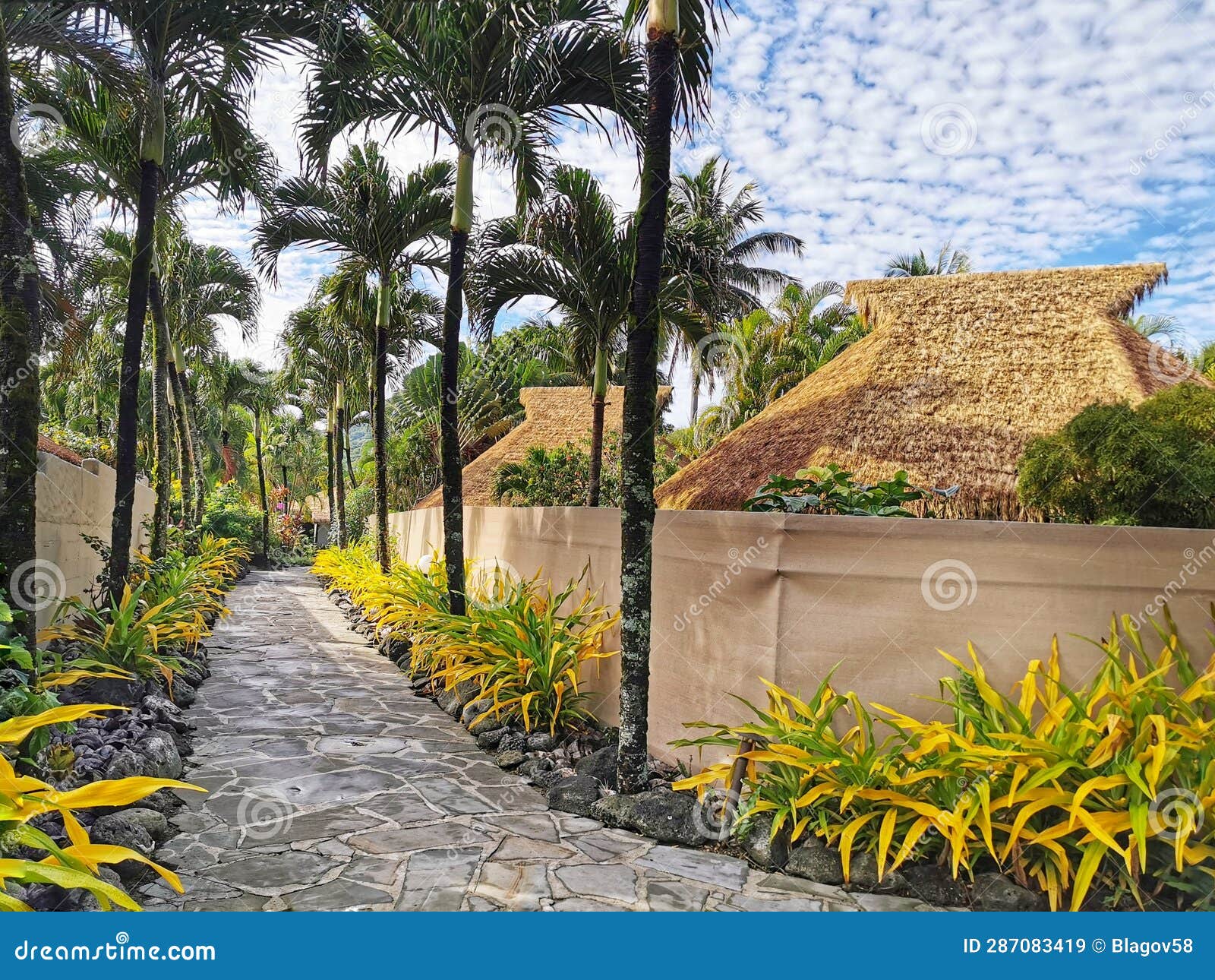 Tropical Resort Villa Living Room With Wooden Furniture, Contemporary ...