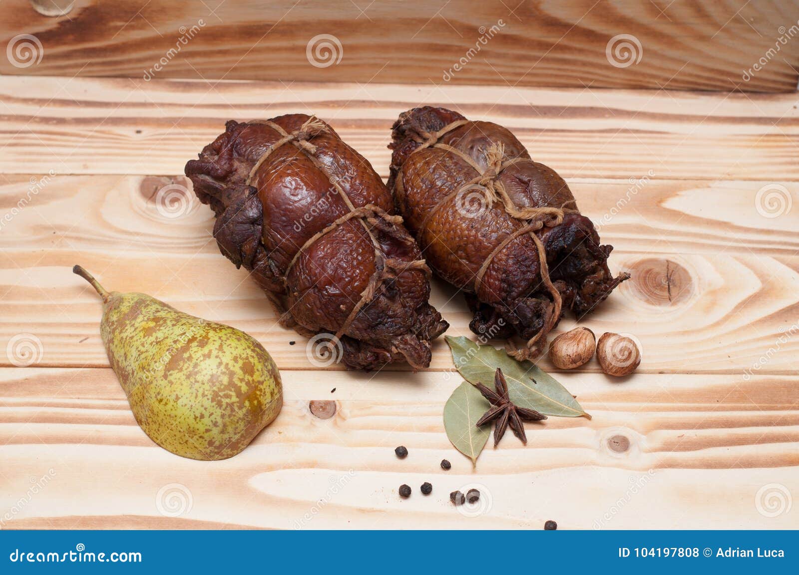 Paloma cocinada foto de archivo. Imagen de poultry, alimento - 104197808