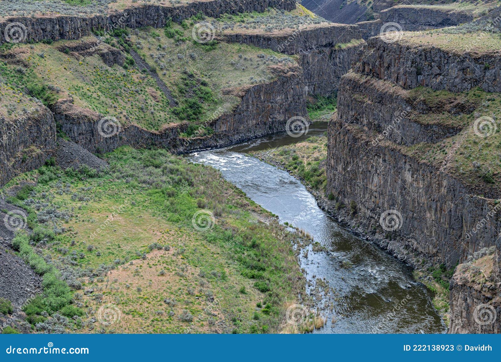 The Palouse River Flows through Ancient Cliffs at Palouse Falls State ...