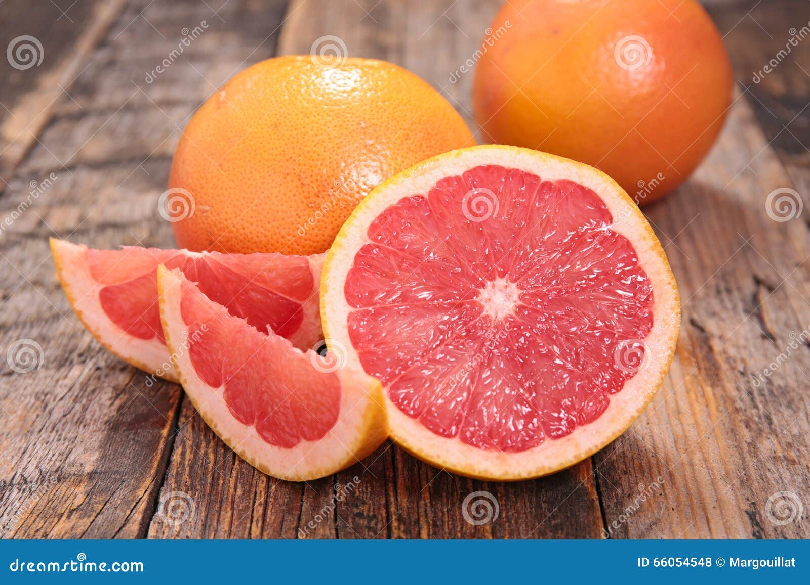 Pamplemousse rouge photo stock. Image du couleur, vivacité - 66054548