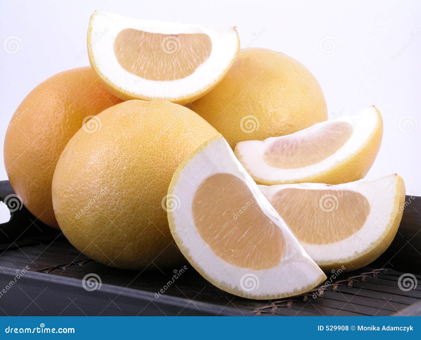 Pamplemousses photo stock. Image du tranché, sain, details - 529908