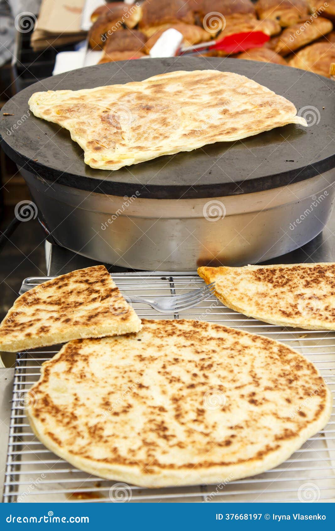 Pan árabe - Sémola Pan-Fried Flatbread Imagen de archivo - Imagen de ...