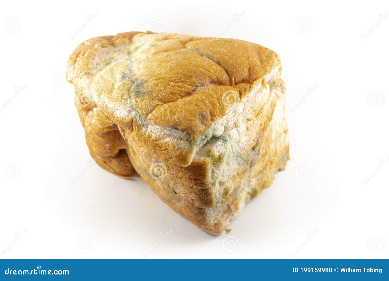 Pan Caducado Con Moho Aislado Sobre Fondo Blanco Foto de archivo ...