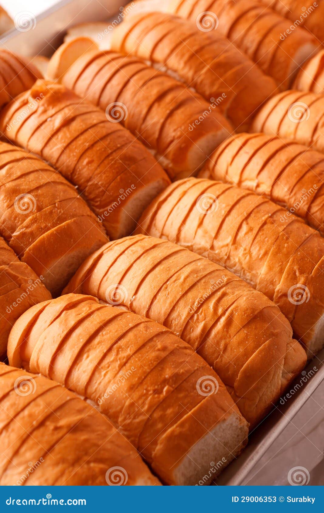 Pan Caliente Fresco En Trey Imagen de archivo - Imagen de frescura ...