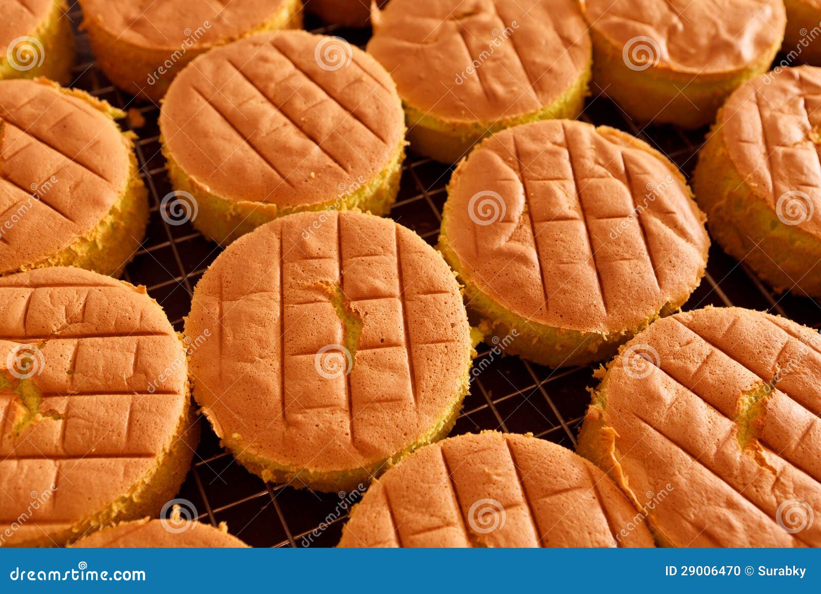 Pan Caliente Fresco En Trey Foto de archivo - Imagen de casero, primer ...