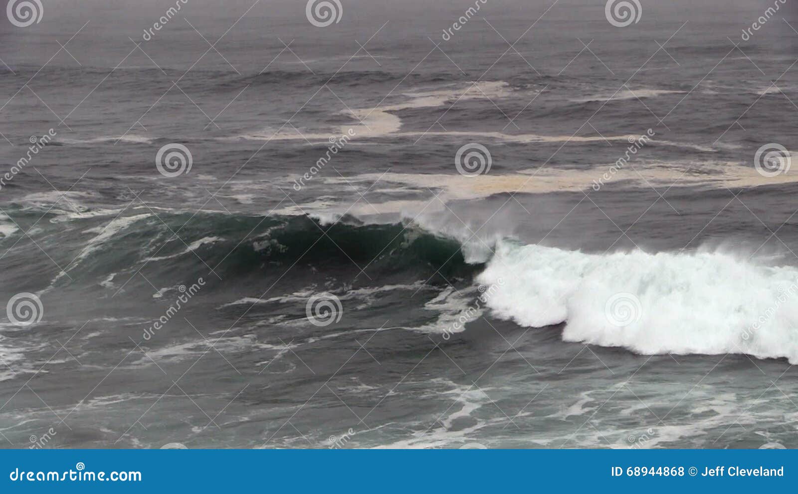 Wave Collapses Stock Footage & Videos - 4 Stock Videos