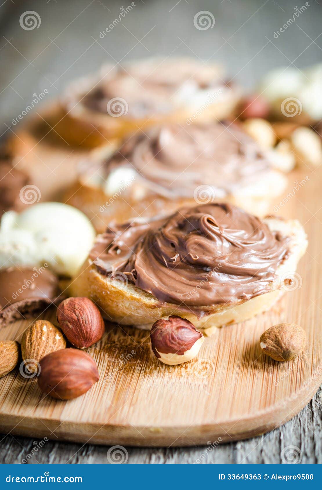 Pan Con Crema Del Chocolate Imagen de archivo - Imagen de oscuro ...