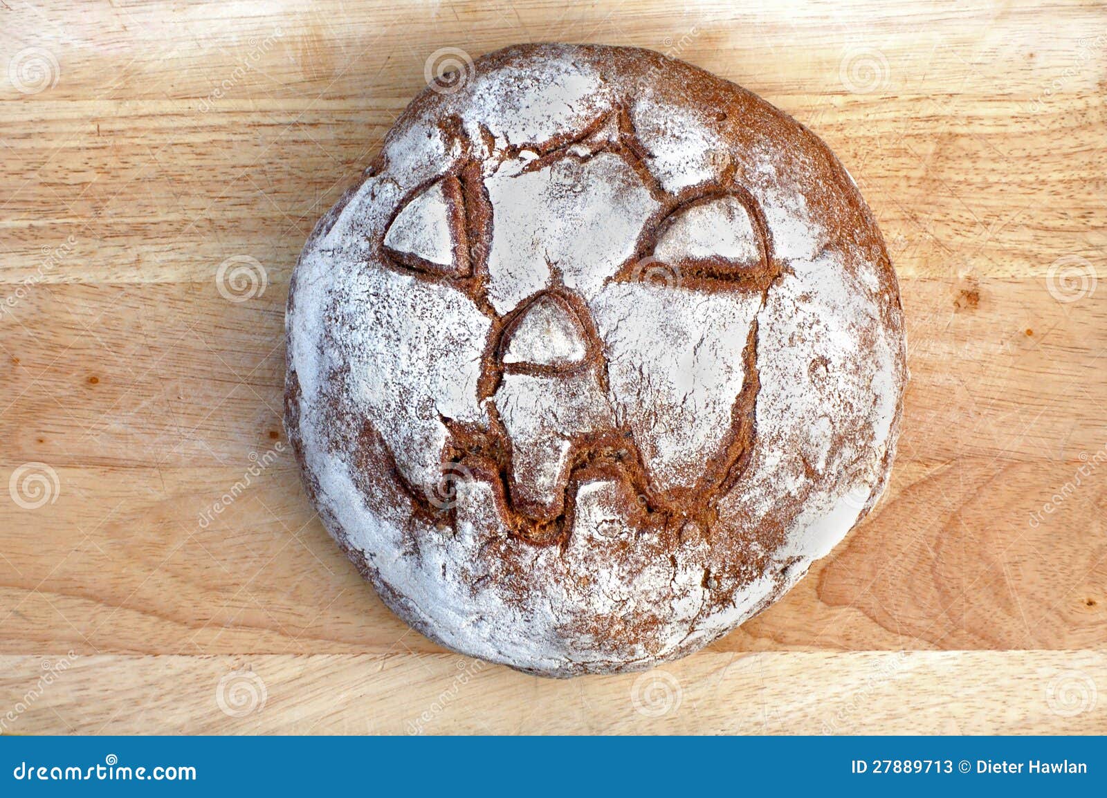 Pan Con La Cara De Víspera De Todos Los Santos Imagen de archivo ...