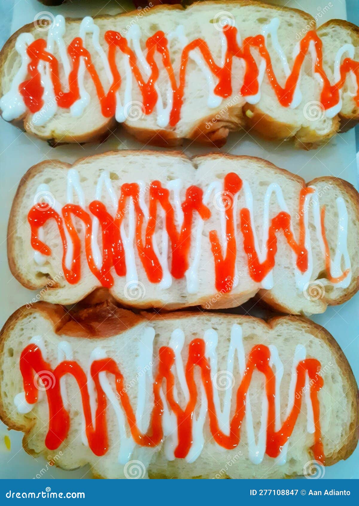 Pan Con Mayonesa Y Salsa De Chile Imagen de archivo - Imagen de salsa ...