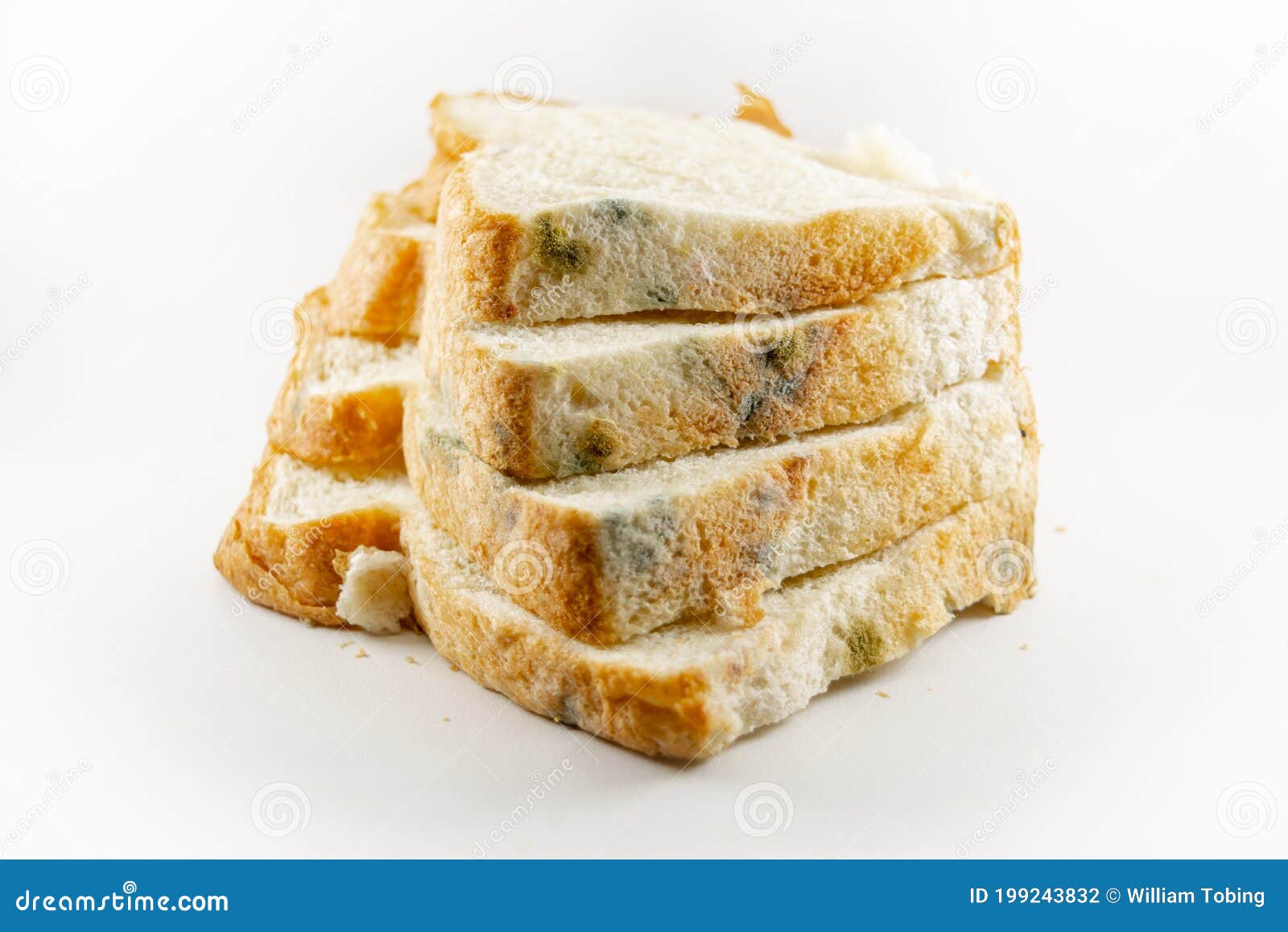 Pan Con Moho Aislado En Fondo Blanco Foto de archivo - Imagen de ...