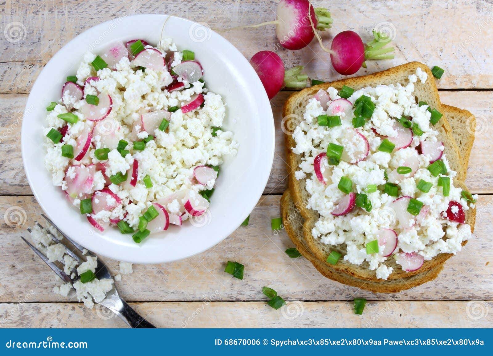 Pan con requesón foto de archivo. Imagen de harina, madera - 68670006