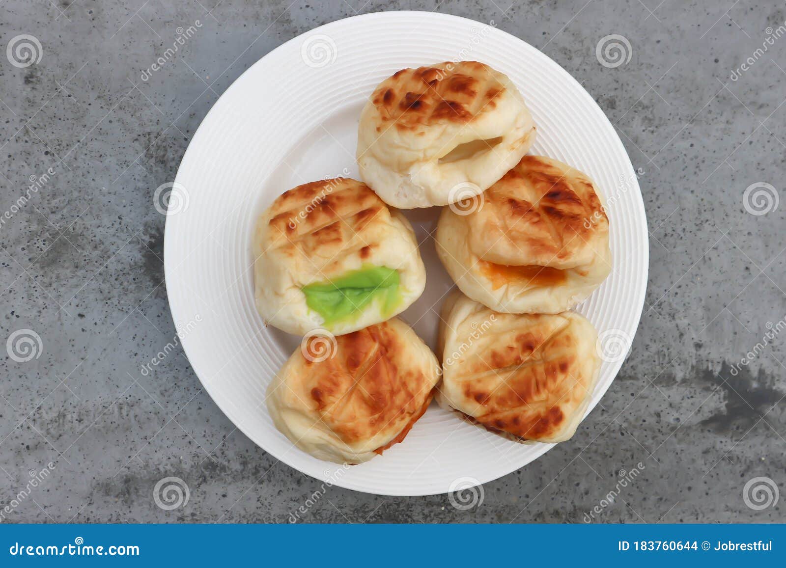 Pan De Bollo O Pan De Mantequilla Con Relleno Foto de archivo - Imagen ...