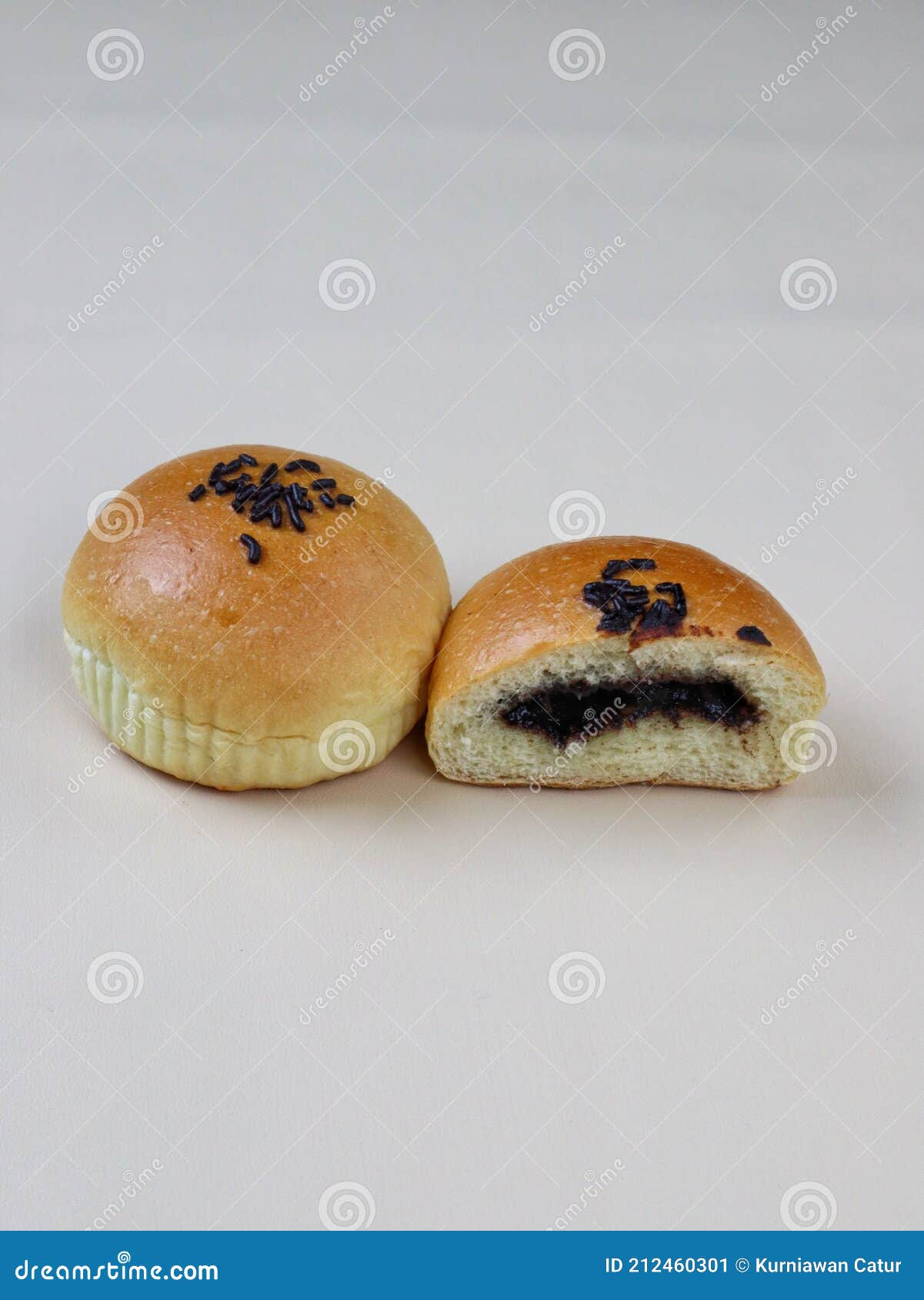 Pan De Chocolate Pan De Chocolate Imagen de archivo - Imagen de icing ...