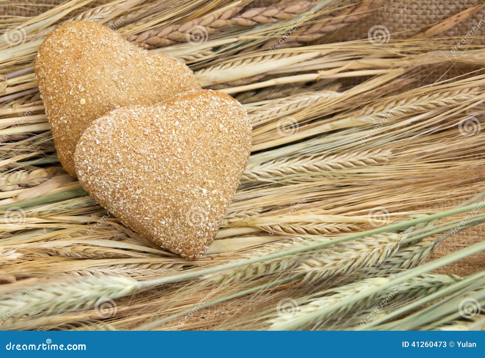 Pan De La Forma Del Corazón Imagen de archivo - Imagen de valentina ...