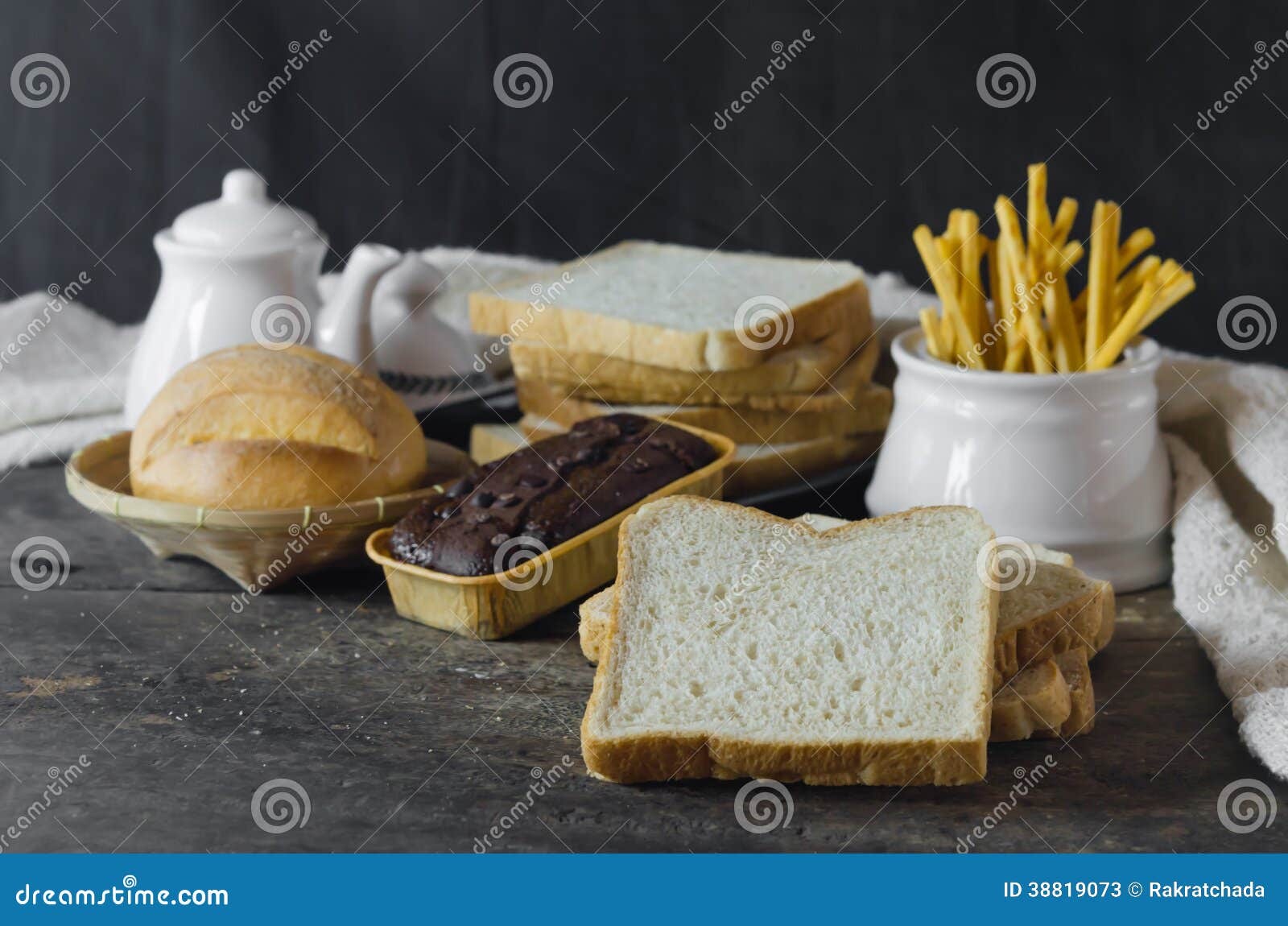 Pan de la mezcla imagen de archivo. Imagen de color, bollo - 38819073