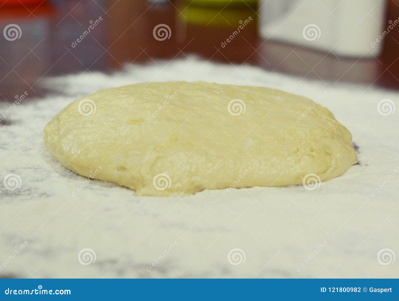 Pan De La Pasta Que Espera Para Desarrollar Foto de archivo - Imagen de ...
