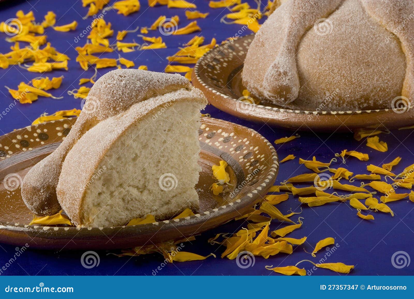 Pan de Muerto stock image. Image of bread, handicraft - 27357347