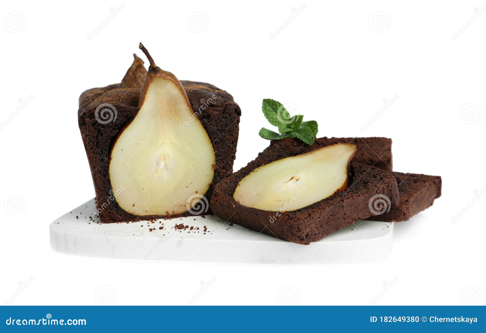Pan De Pera Delicioso Con Menta Aislada. Torta Casera Foto de archivo ...
