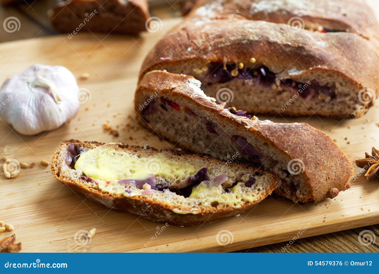 Pan De Rye Cocido Con Coriandro Foto de archivo - Imagen de avena ...