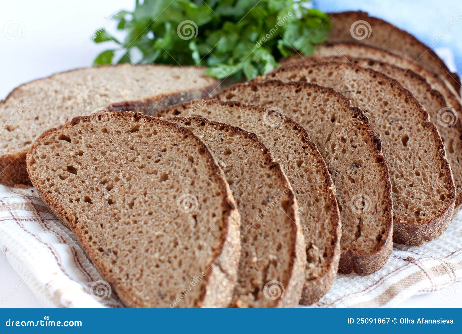 Pan De Rye, Corte En Pedazos Imagen de archivo - Imagen de salvado ...