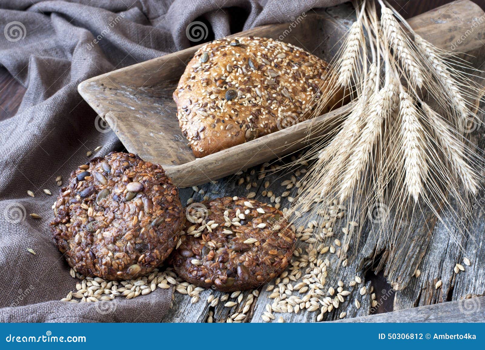 Pan de Rye tradicional foto de archivo. Imagen de germen - 50306812