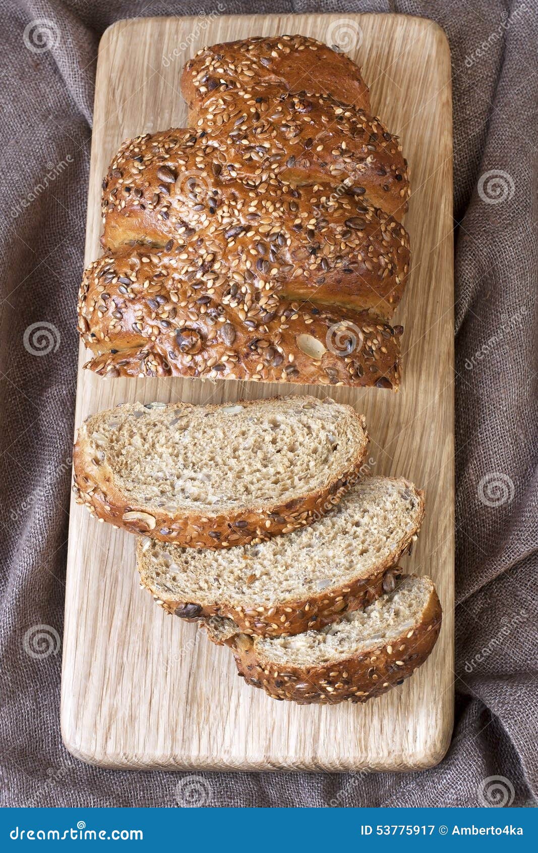 Pan de Rye tradicional imagen de archivo. Imagen de mercado - 53775917