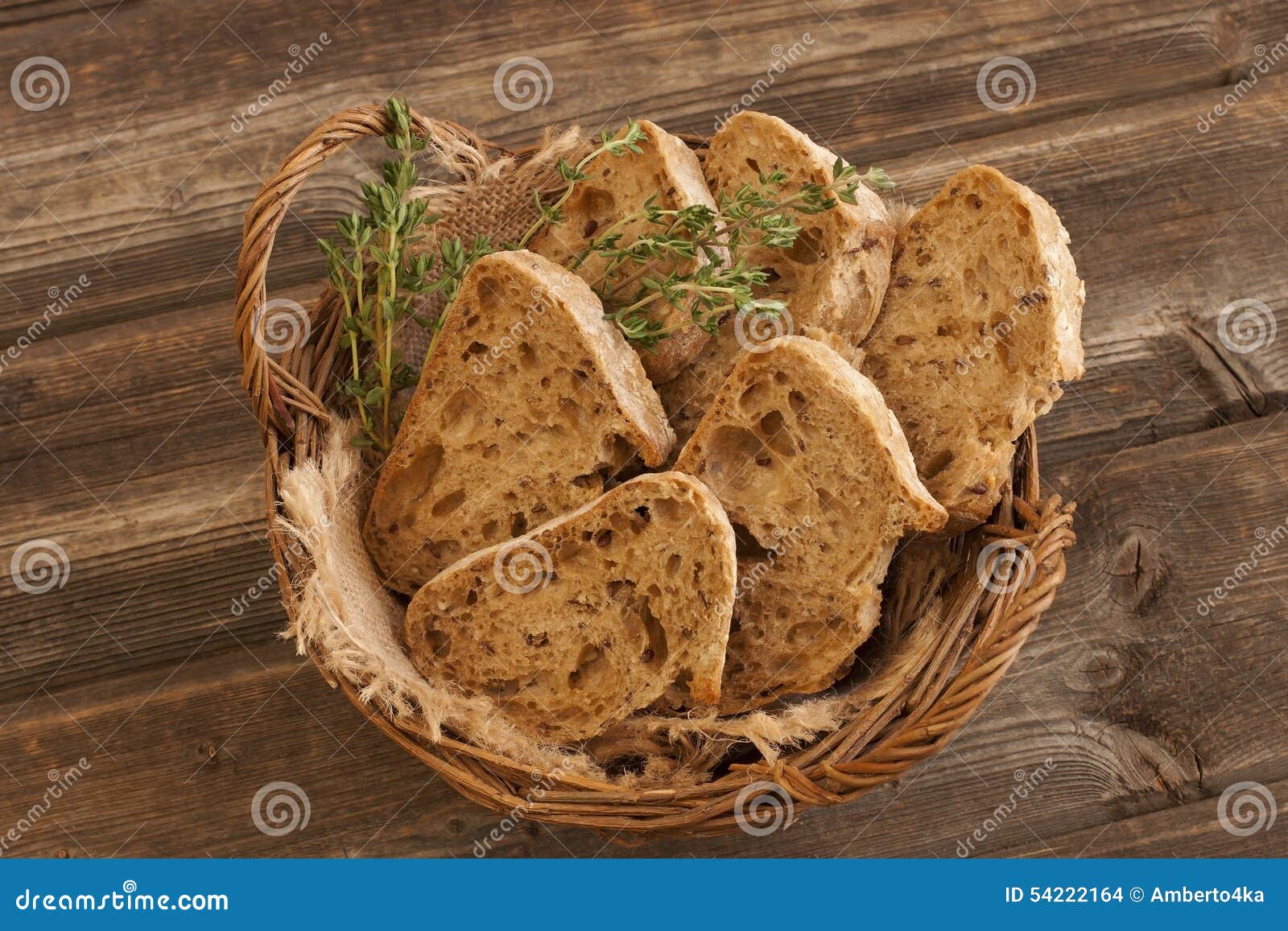 Pan de Rye tradicional foto de archivo. Imagen de comida - 54222164
